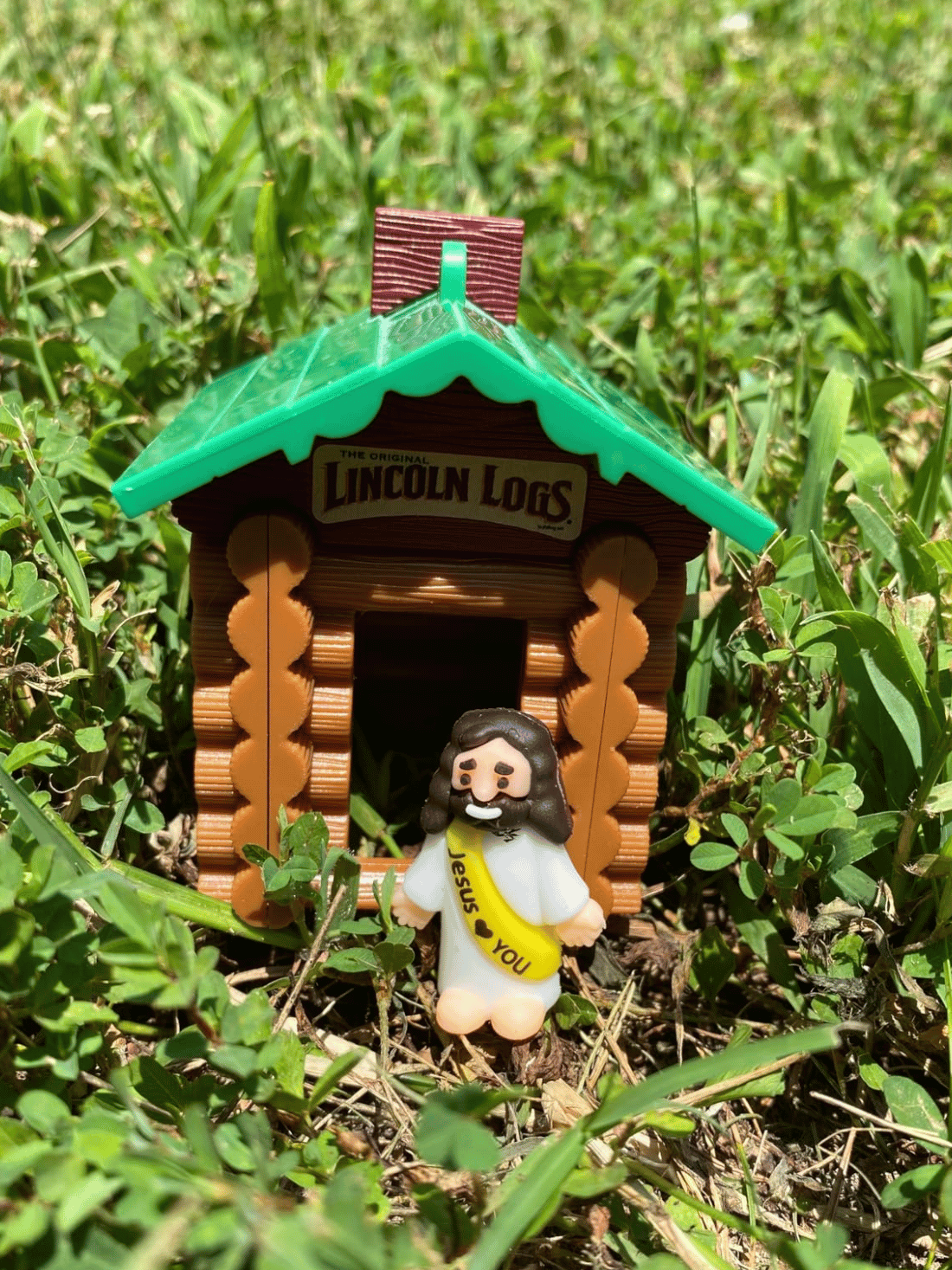 Alvio’s Little Jesus Figures