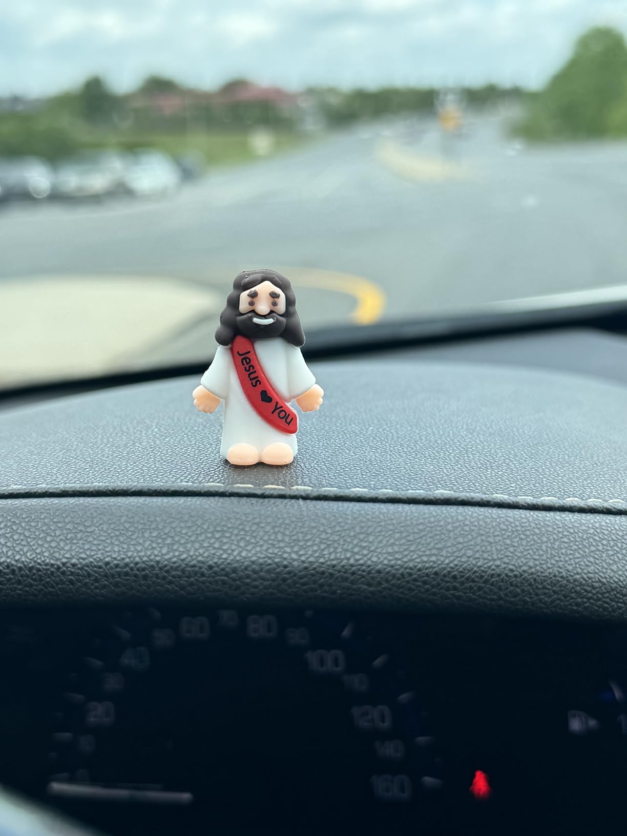 Little Jesus Figures for Sharing Faith | Alvio
